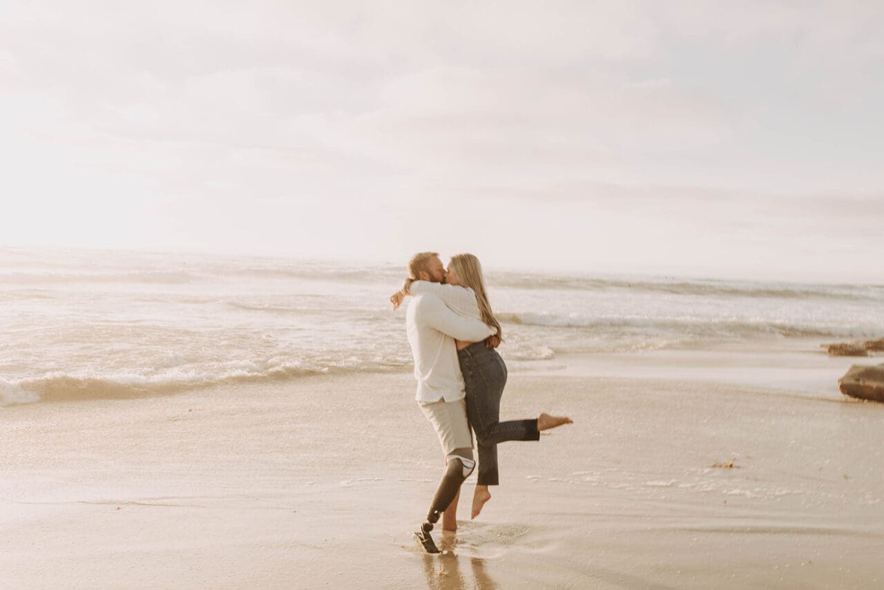 Golden Hour Couples Photoshoot at the Beach in La Jolla - Sabrina Lynn ...